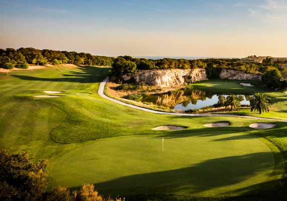 Golf y bienestar frente al Mediterráneo - Golfy
